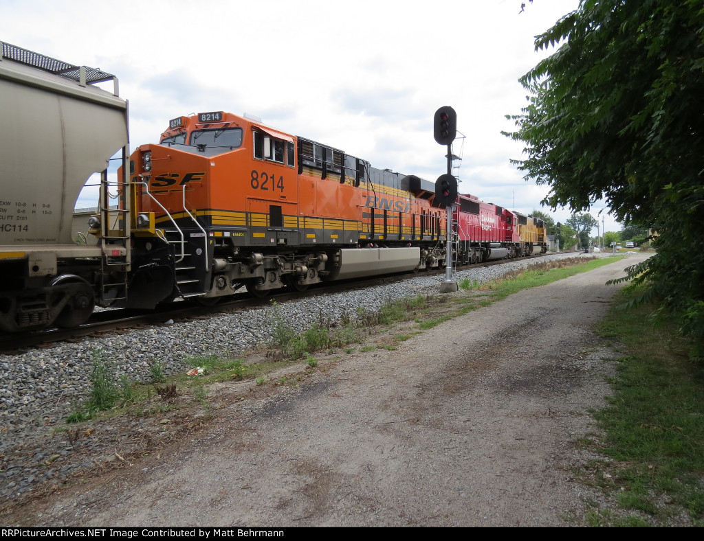 BNSF 8214